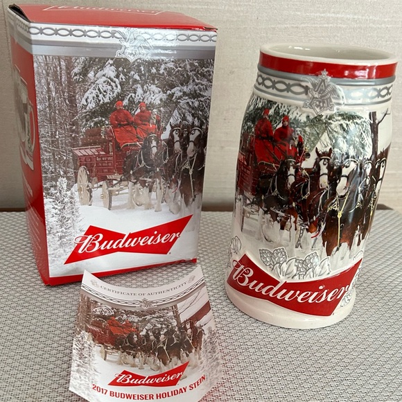 Budweiser | Dining | 27 Budweiser Holiday Stein With Horse And Sleigh ...